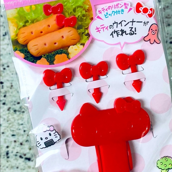 Daiso | Kitchen | 525 Hello Kitty Sanrio Hot Dog Press New Nwt Nip ...